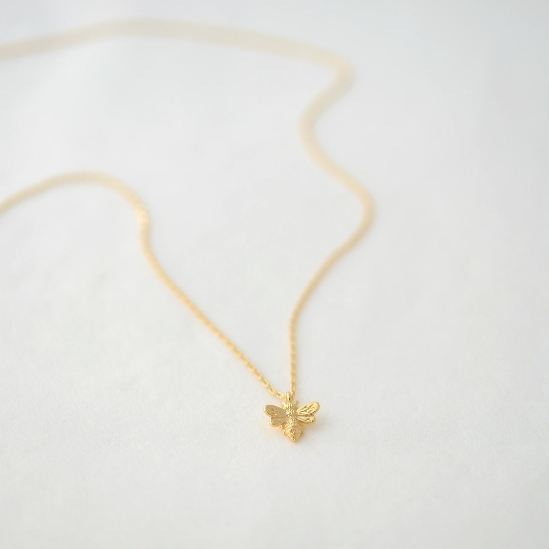 Dainty Bee Necklace With Initial Bumble Bee Pendant Best Friend Bee ...