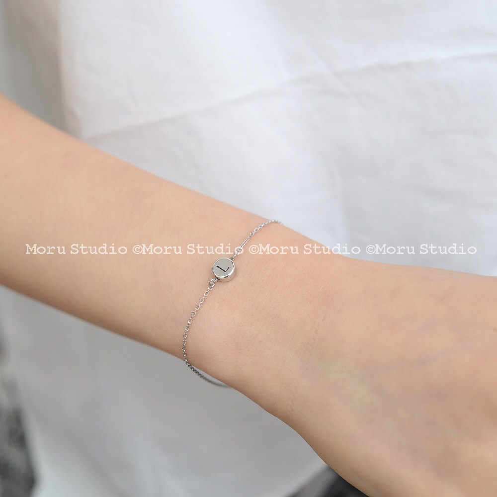 Initial Dot Bracelet personalized Disc Bracelet Bridesmaid - Etsy