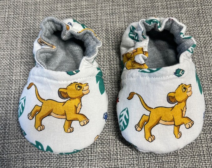 Young Simba and Nala (the Lion King) Reversible Soft Sole Crib Shoe ...
