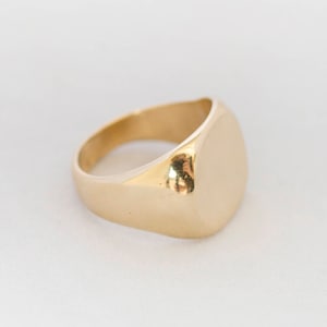 Heavy 14k Gold Signet Ring Women & Men. 14k Rustic Chunky Signet Ring ...
