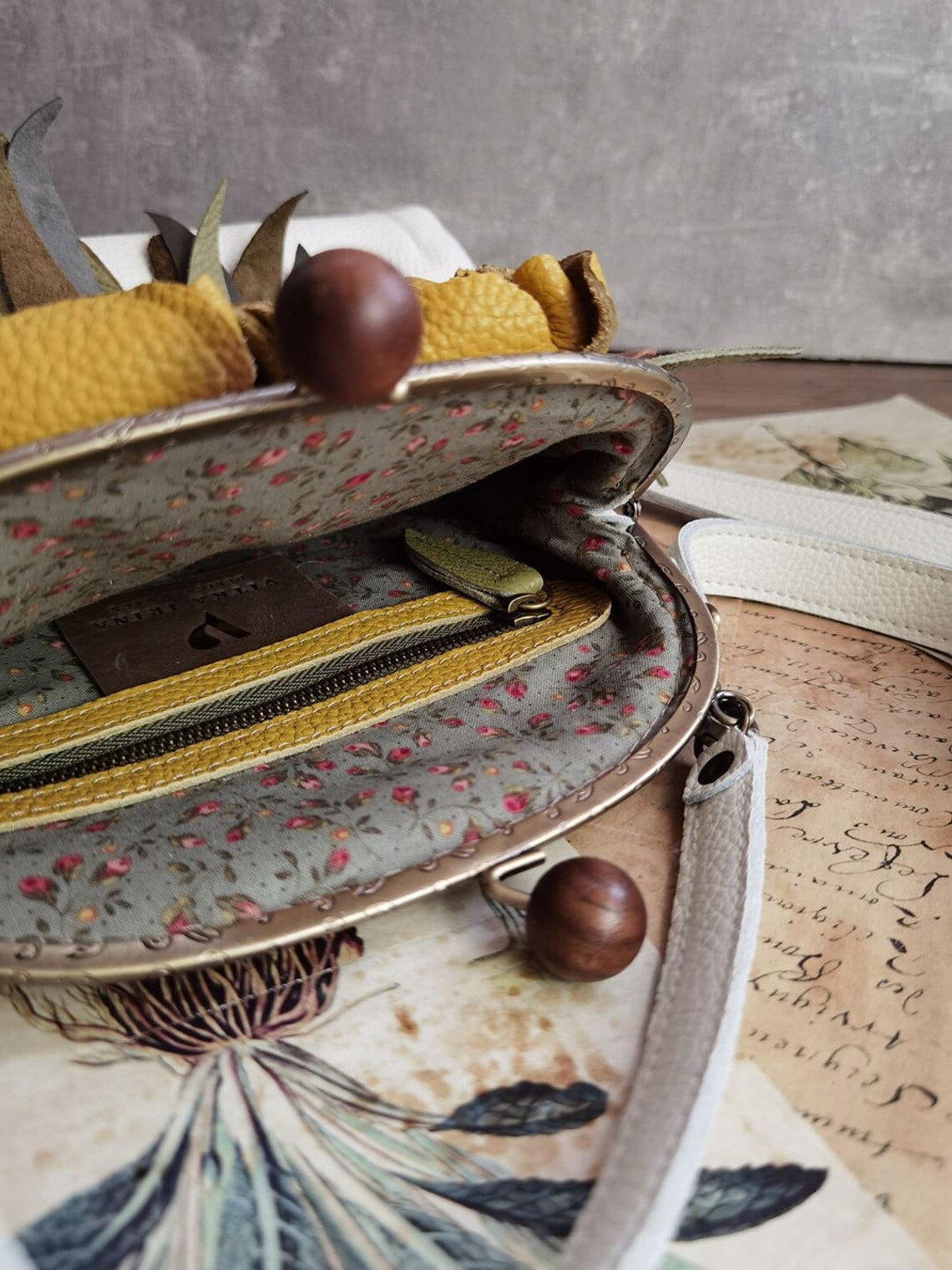 Kiss Lock Backpack,framed Convertible Bag,floral Leather Backpack ...