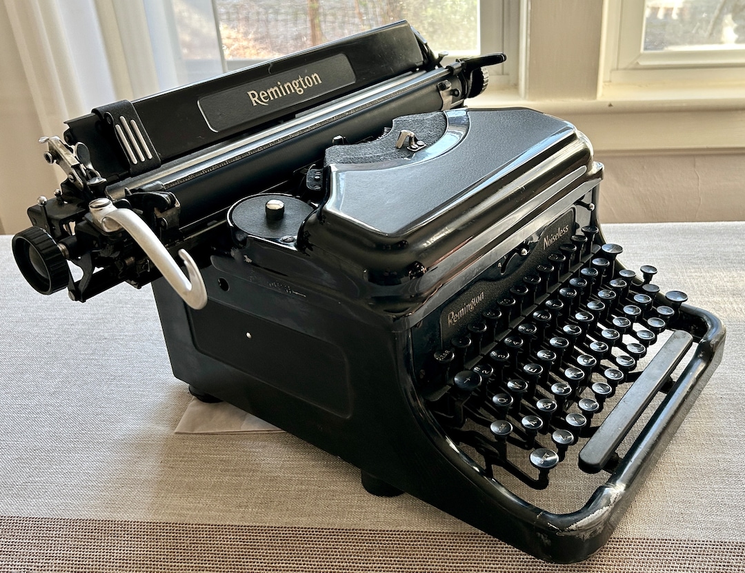Beautiful 1941 Remington Noiseless Manual Typewriter 10, Works! Early ...