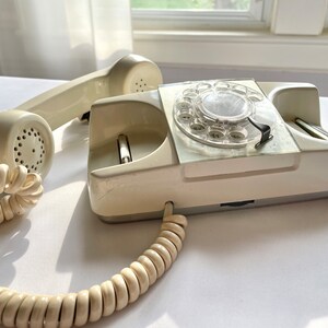 Pretty Vintage 1960's Monophone Automatic Electric Telephone Type 182 ...