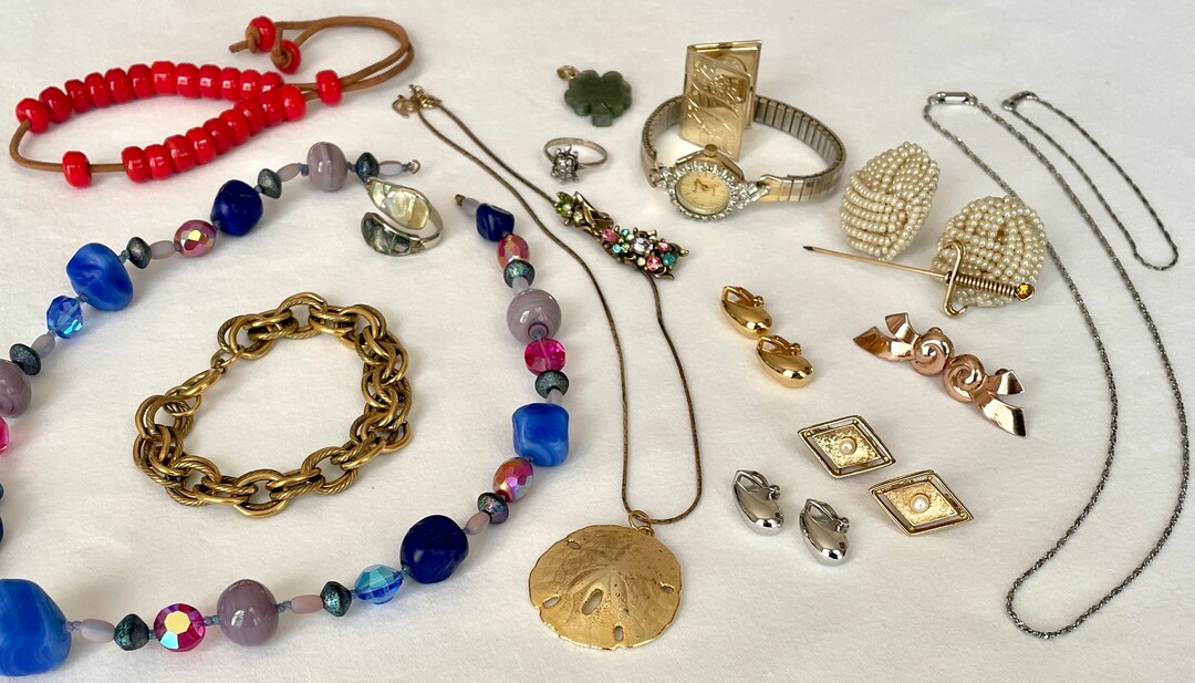 1960s Unique, 18 Pc LOT Vintage 1960s Jewelry, Rings, Bracelets, Locket ...