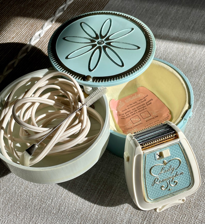 Beautiful 1960s Powder Blue and Gold, Vintage Lady Remington Electric ...