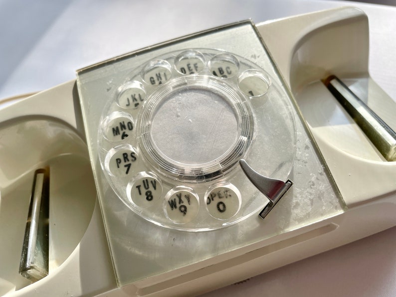 Pretty Vintage 1960's Monophone Automatic Electric Telephone Type 182 ...