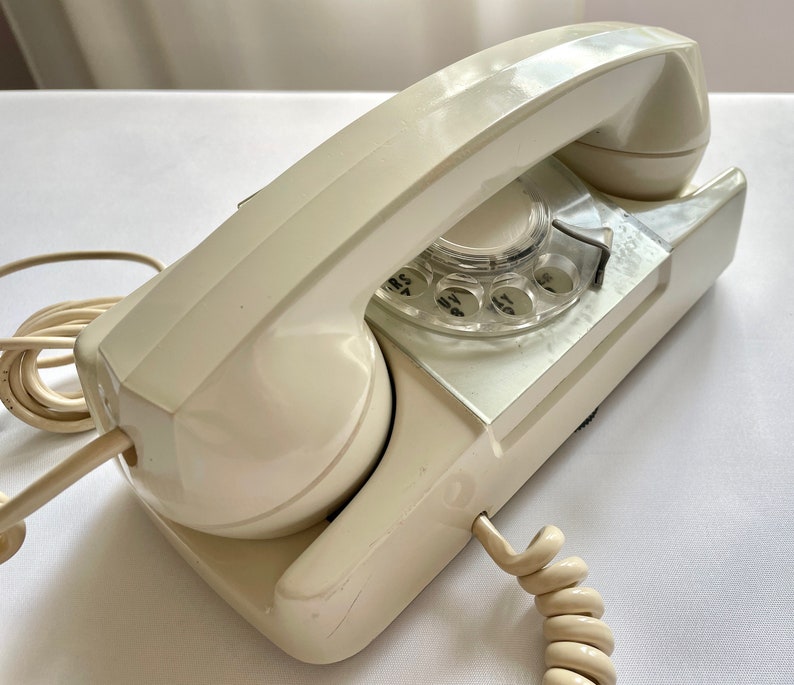 Pretty Vintage 1960's Monophone Automatic Electric Telephone Type 182 ...