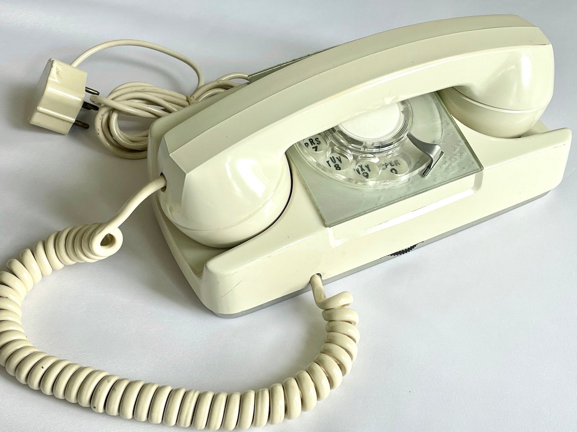 Pretty Vintage 1960's Monophone Automatic Electric Telephone Type 182 ...