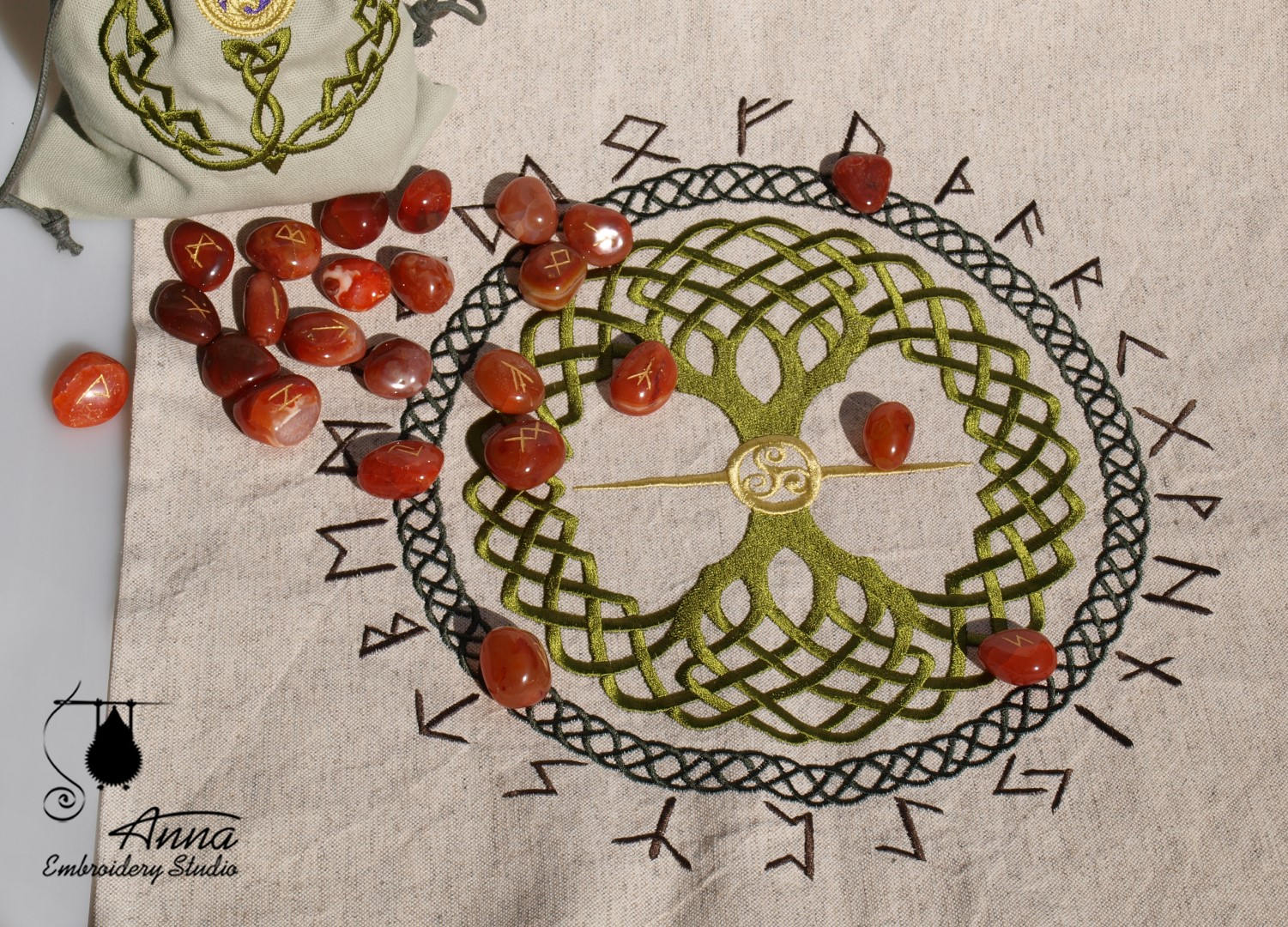 Linen Rune Casting Cloth, Yggdrasil Tree, Elder Futhark (20'') - Etsy