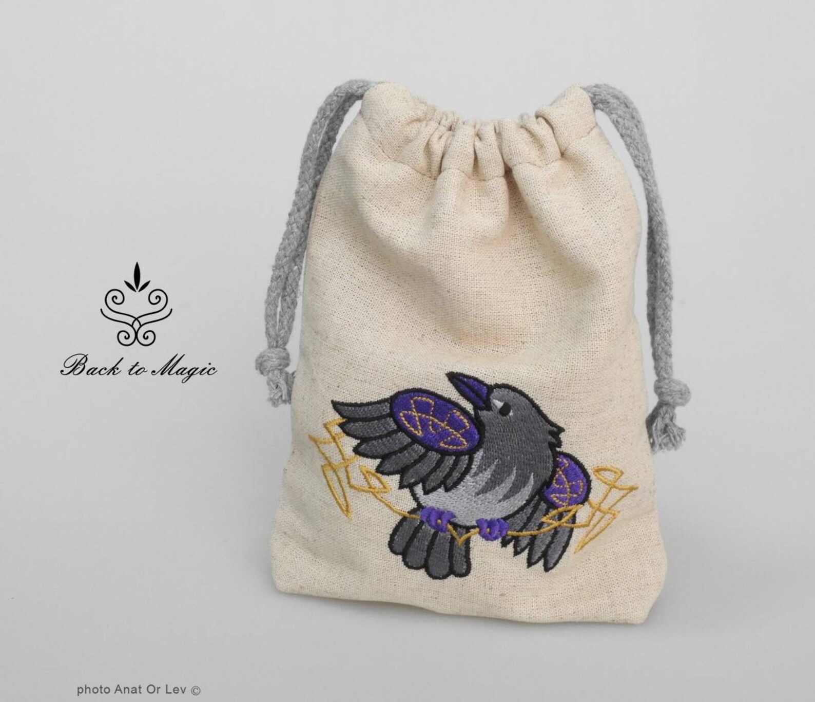 Embroidered rune bag with a celtic Raven. Runic divination. | Etsy