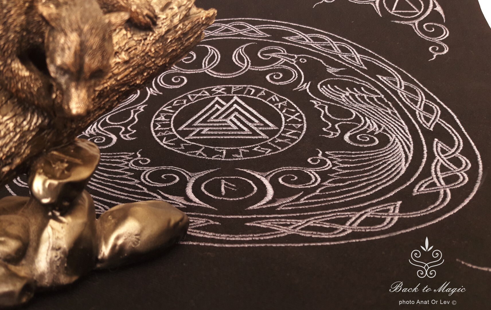 Rune Casting Cloth. Embroidered Divination Cloth 21-22. | Etsy