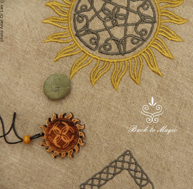 Embroidered Cloth for Astrological Tarot Spread. Tarot Cloth. - Etsy Israel