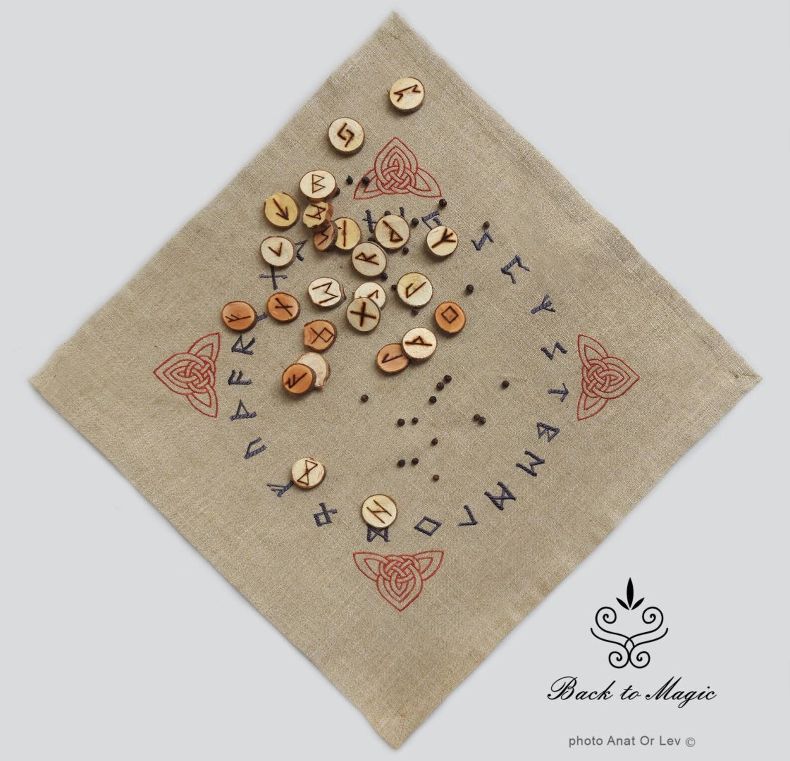 Embroidered Rune Cloth. Divination Rune Cloth. Rune Casting - Etsy
