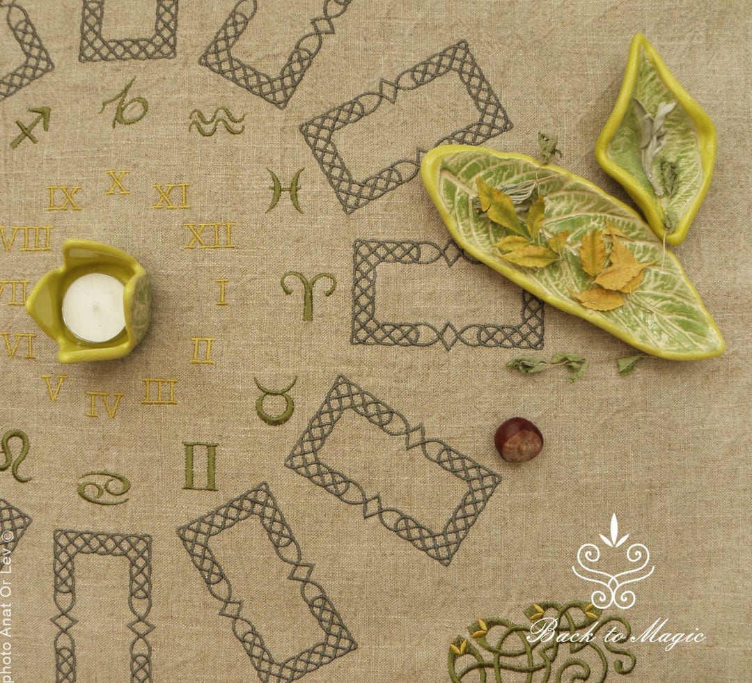 Embroidered Cloth for Astrological Tarot Spread. Tarot Cloth. - Etsy Israel
