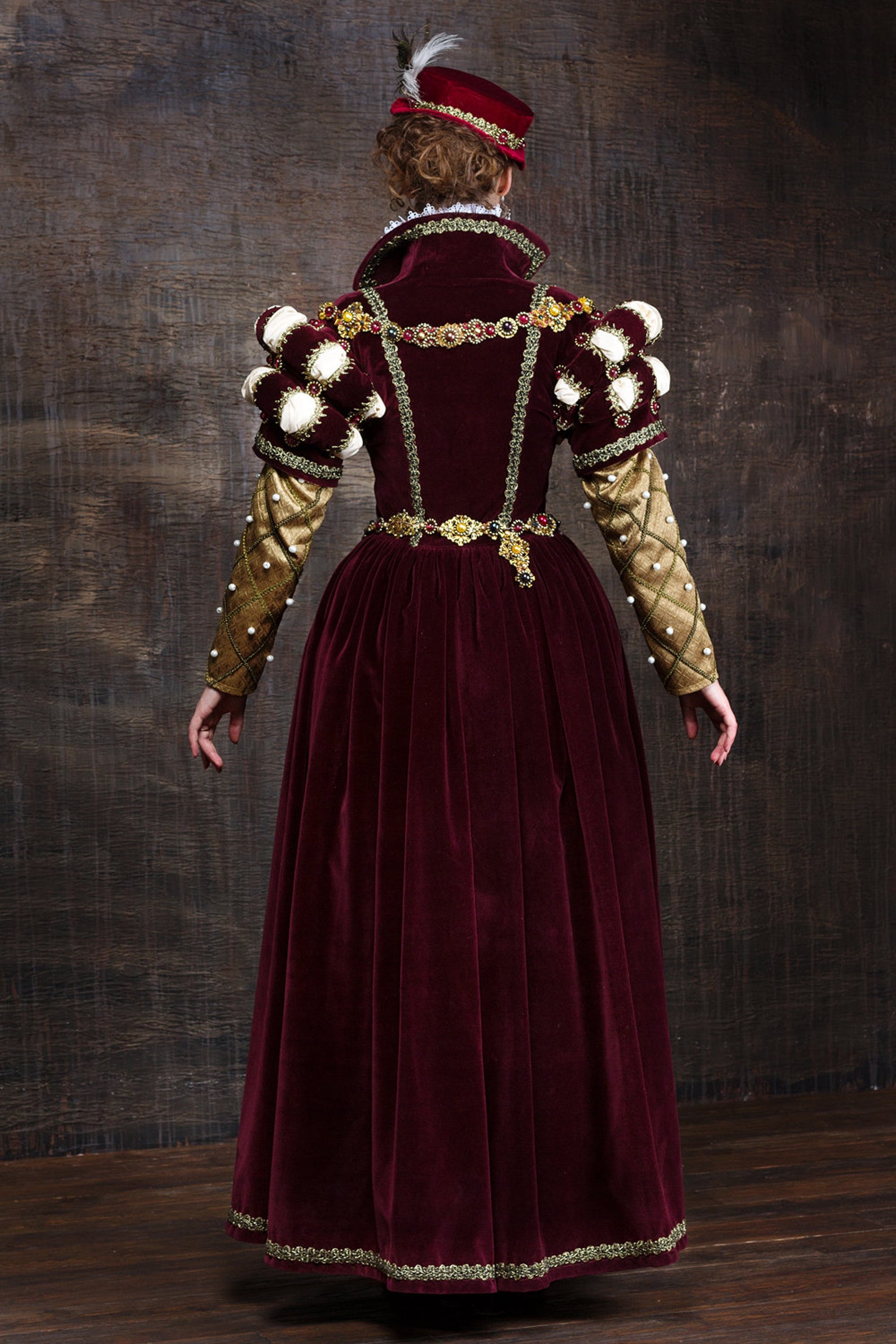 Royal Renaissance Dress. Ren Faire Costume Women XVI Century | Etsy