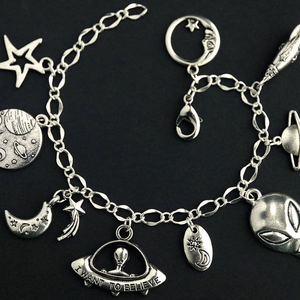 Alien Charm - Etsy