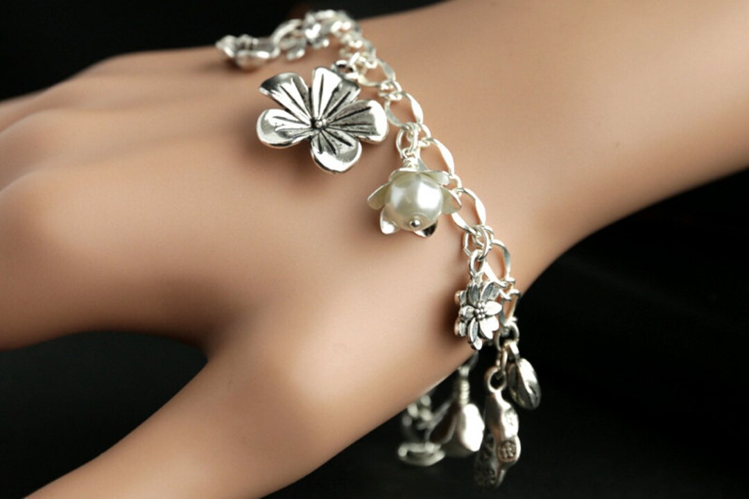 Flower Bracelet. Pearl Flower Charm Bracelet. Choose Your Color Floral ...