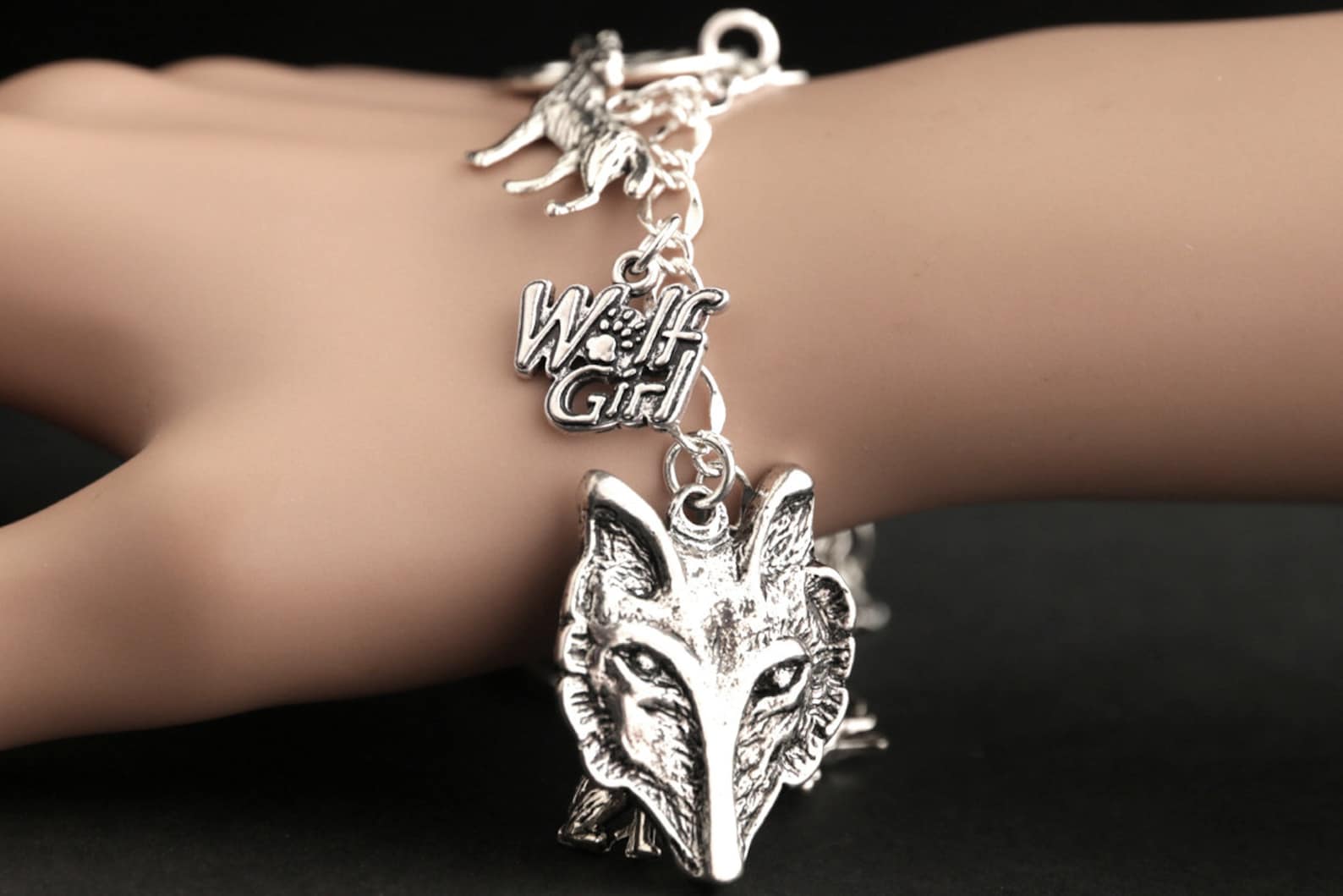 Wolf Bracelet. Animal Lover Charm Bracelet. Wolves Bracelet. - Etsy