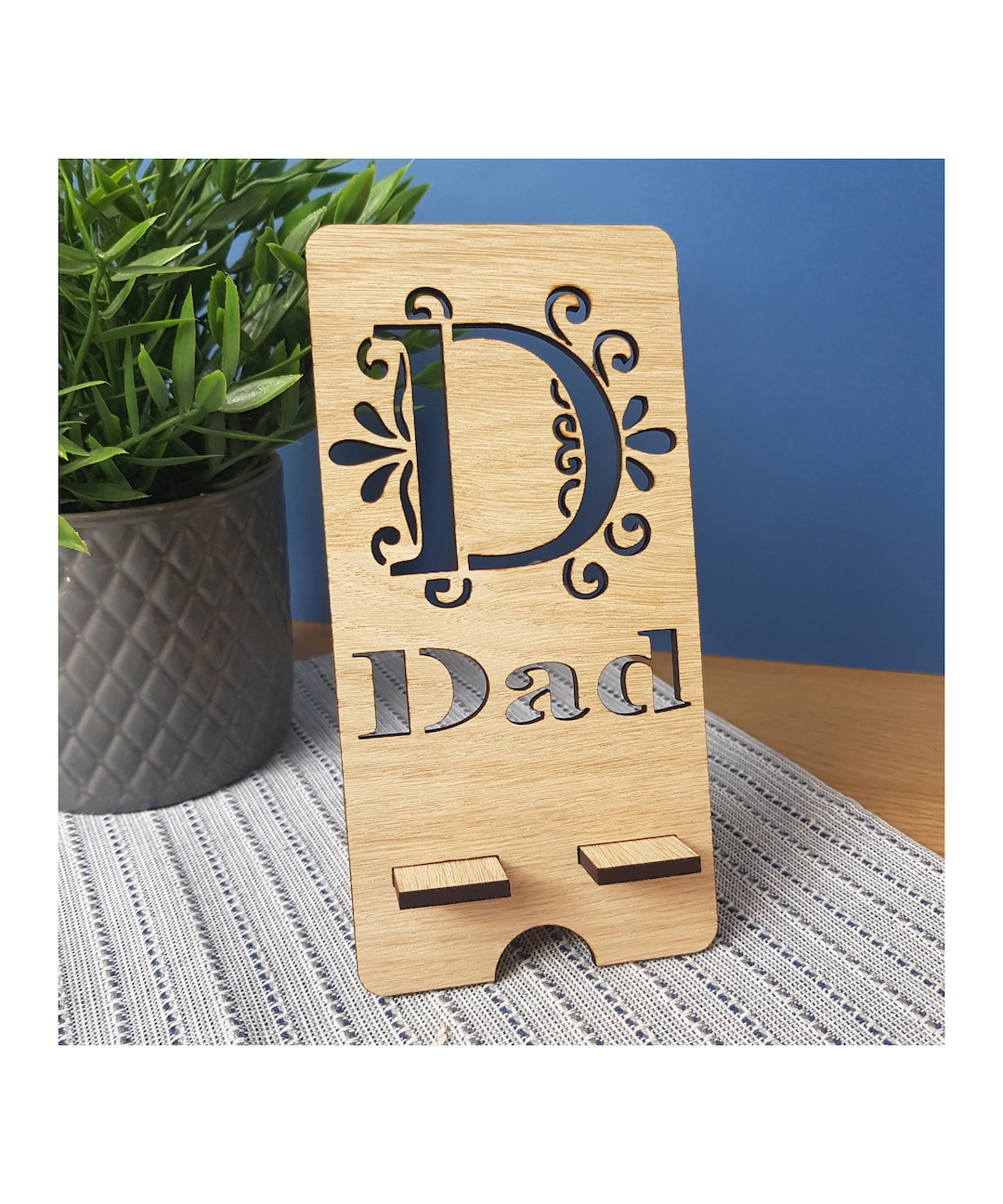 Fathers Day Gift Phone Stand - Personalised With Name and Initial ...