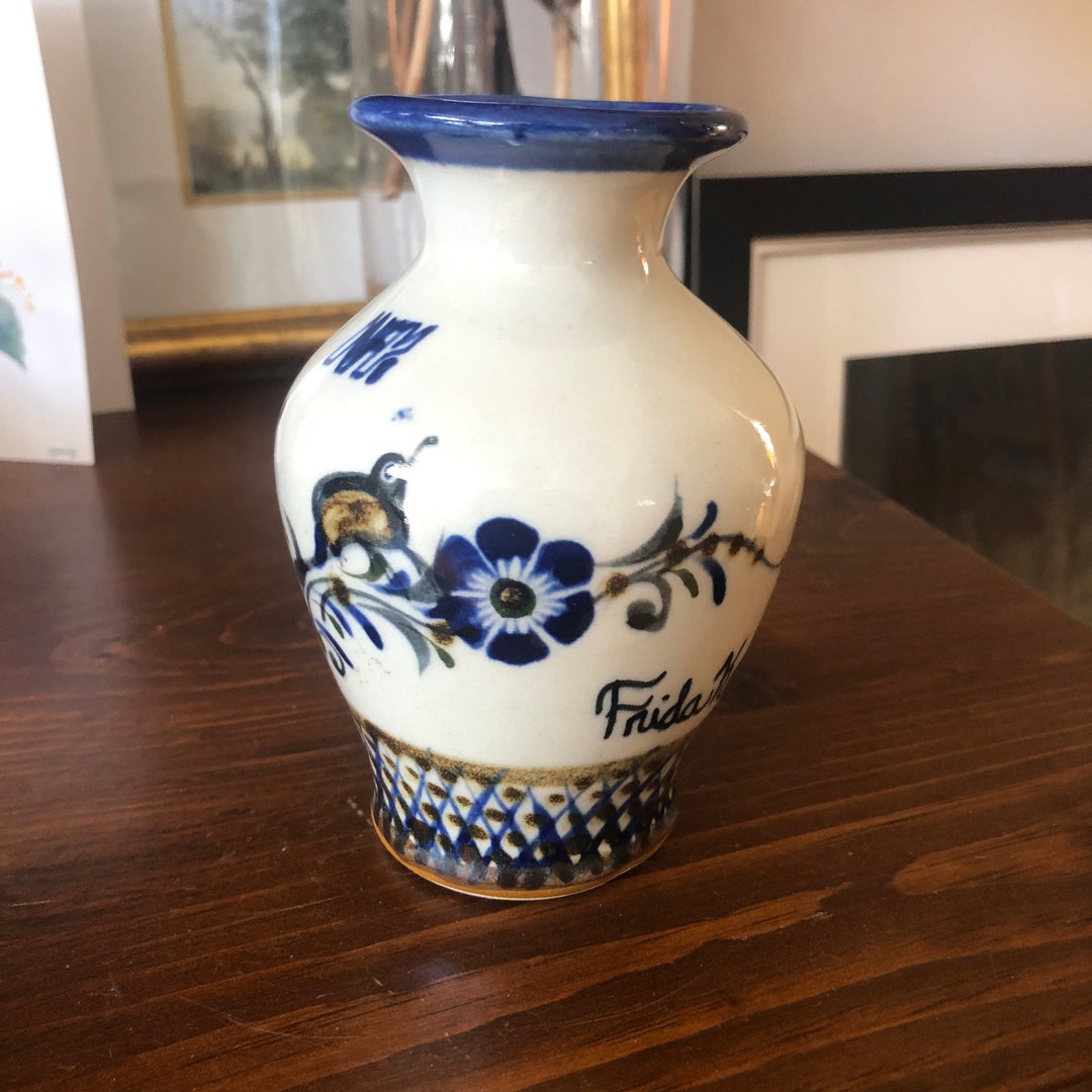 Mexico Pottery FRIDA KAHLO Vase - Etsy