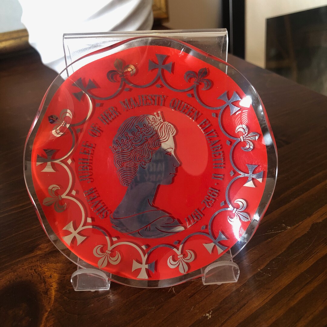 Vintage CHANCE Glass Queen Elizabeth Silver Jubilee Commemorative Small ...