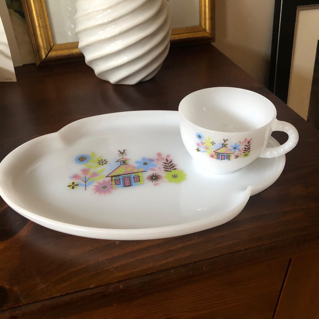Vintage Federal Glass CHALET Snack Set - Etsy