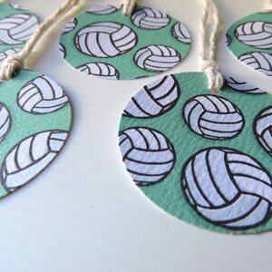 Netball Gift Tags - Green Netball Gift Tags, 2 Inch 5cm Circle, Set of ...
