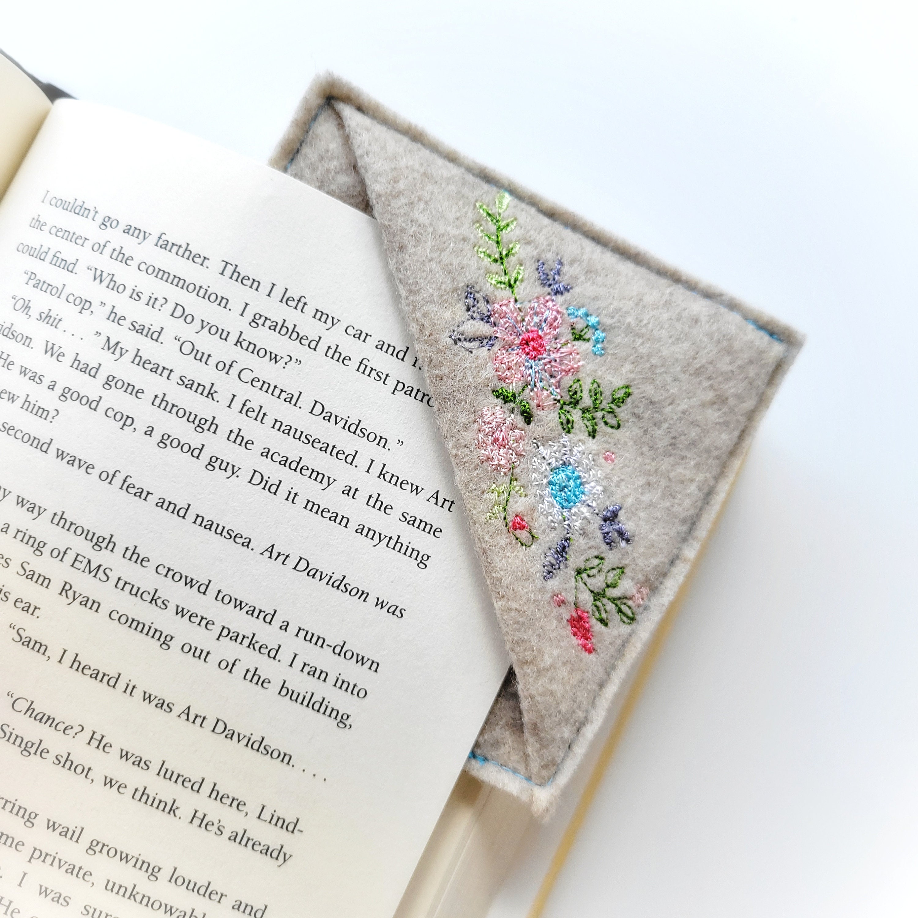 Handmade Embroidered Corner Bookmark, Bookmark, Embroidery, Books ...