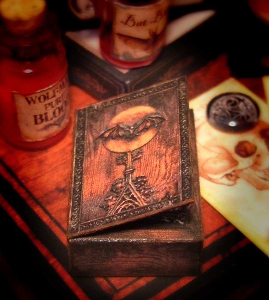 Miniature VAMPIRE HEART BOX Reliquary Box Victorian | Etsy