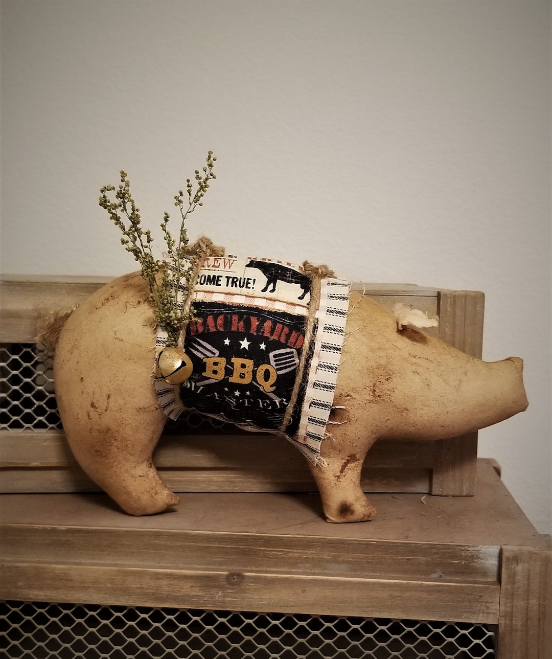 Primitive Summer Pig Decor, Pig Shelf Sitter, Pig Tuck, OFG, FAPM ...