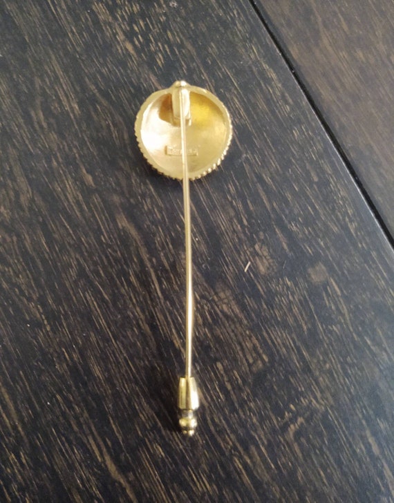 Vintage 1960's Trifari Clam Shell Stick Pin Gold Tone - Gem