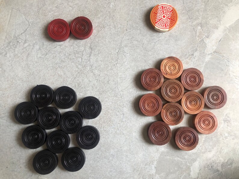 Carrom Board Coins Indian Traditional Game Carrom Board Striker Queen ...