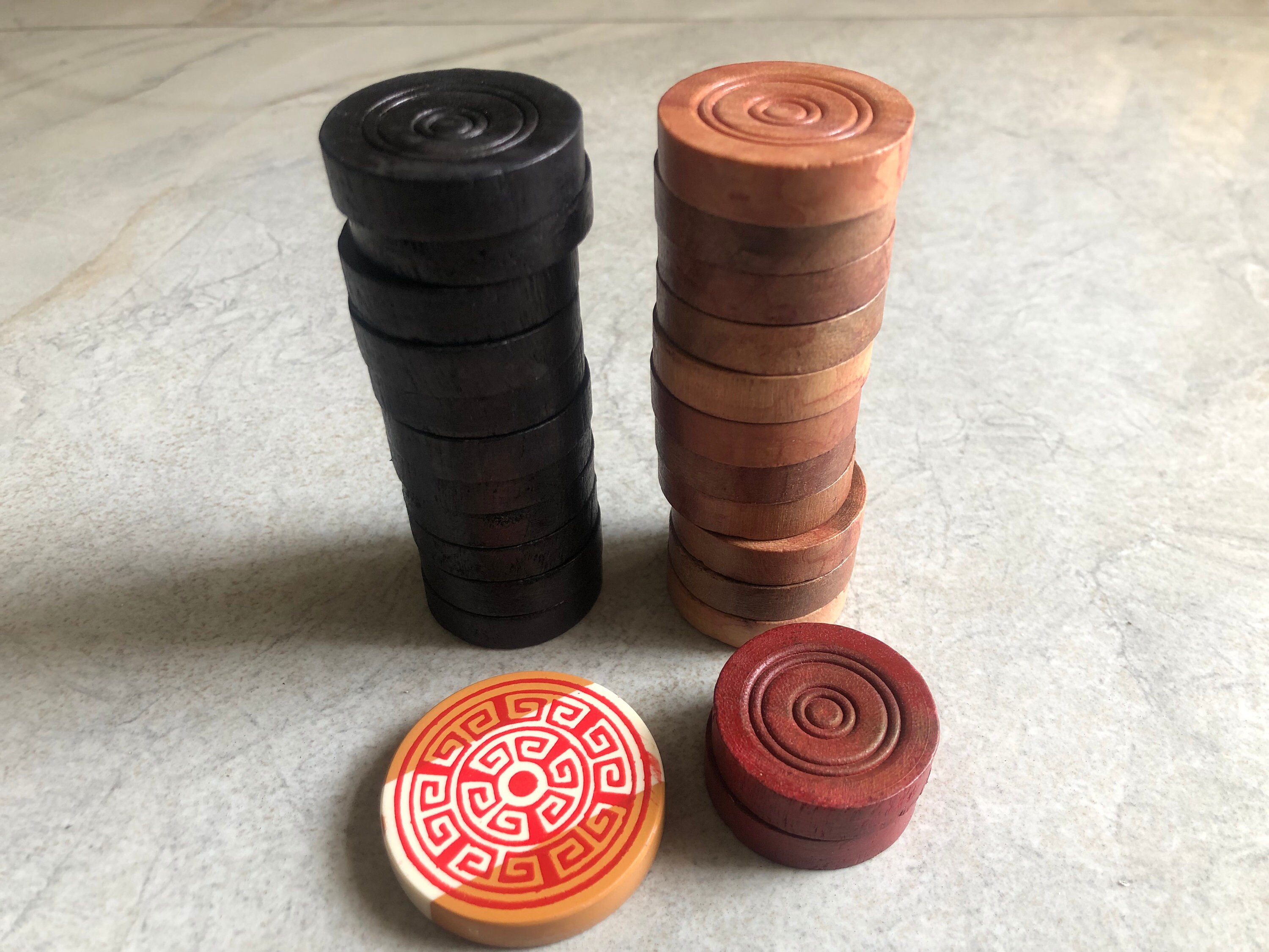 Carrom Board Coins Indian Traditional Game Carrom Board Striker Queen ...