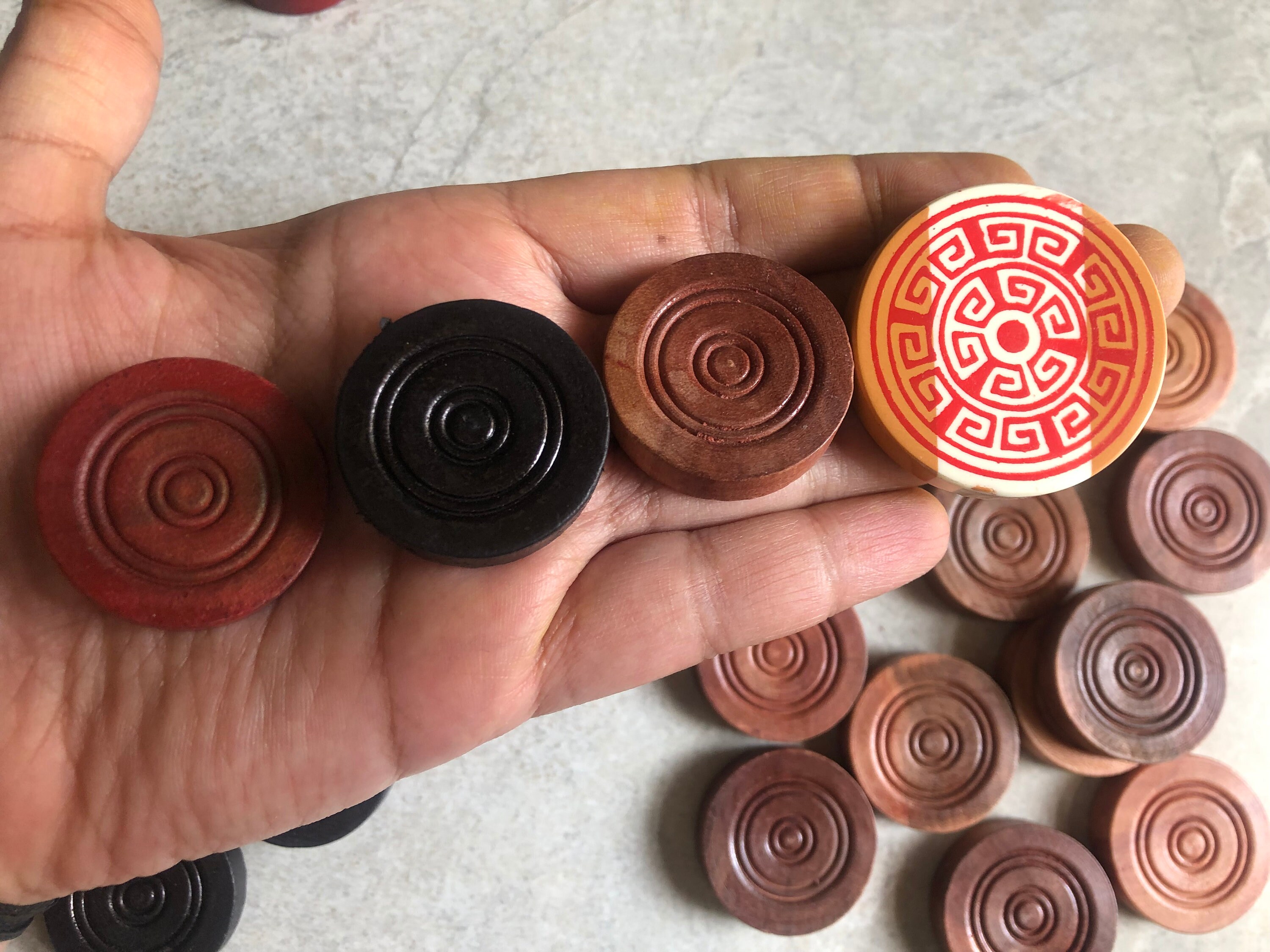 Carrom Board Coins Indian Traditional Game Carrom Board Striker Queen ...