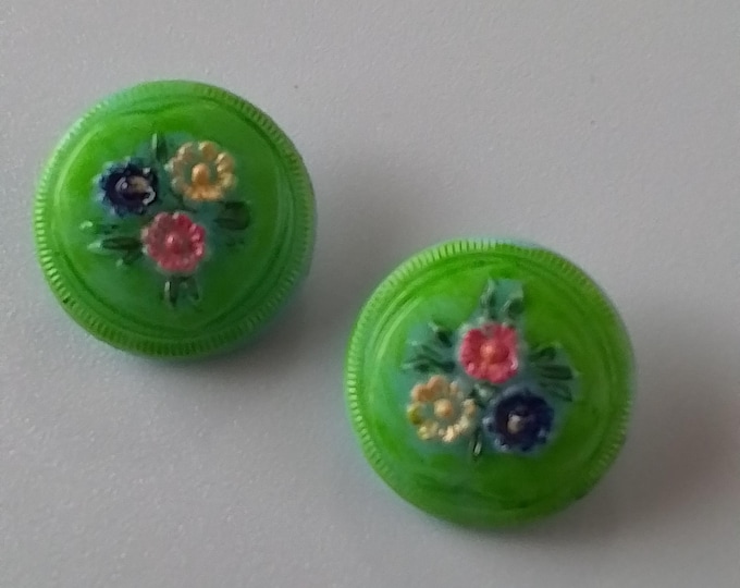 2 Vintage Apple Green Glass Buttons With Hand Painted Flowers Approx 3/ ...