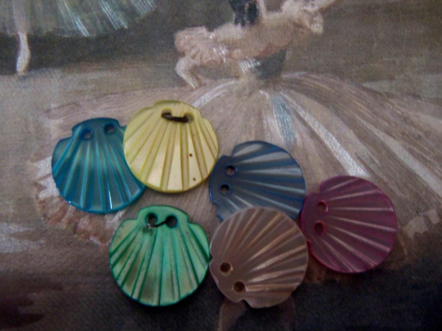 Vintage Pearl Shell Buttons 6 Scallop Shaped Iridescent - Soft Pink ...