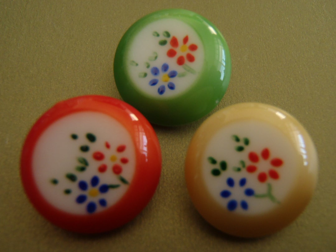 3 Vintage Glass Flower Buttons White With Hand Painted Flowers and ...
