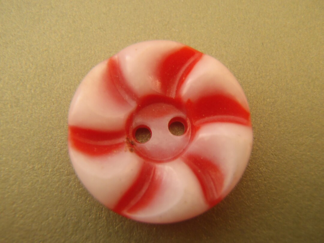 Vintage Colt Button No. 5 Red & White 3/4 Inch (19mm) 2 Hole Collect ...