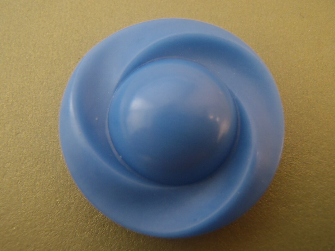 Vintage Colt Button Blue 1 1/8 Inch (28 Mm) Shanked Collect Sew Craft ...