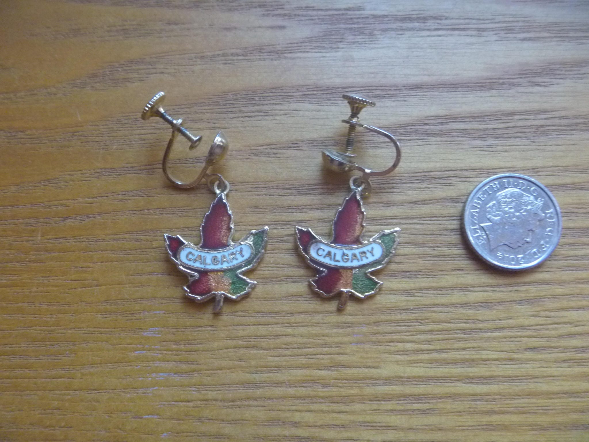 Vintage Maple Leaf Earrings, Calgary, Souvenir Canadian Earrings - Etsy