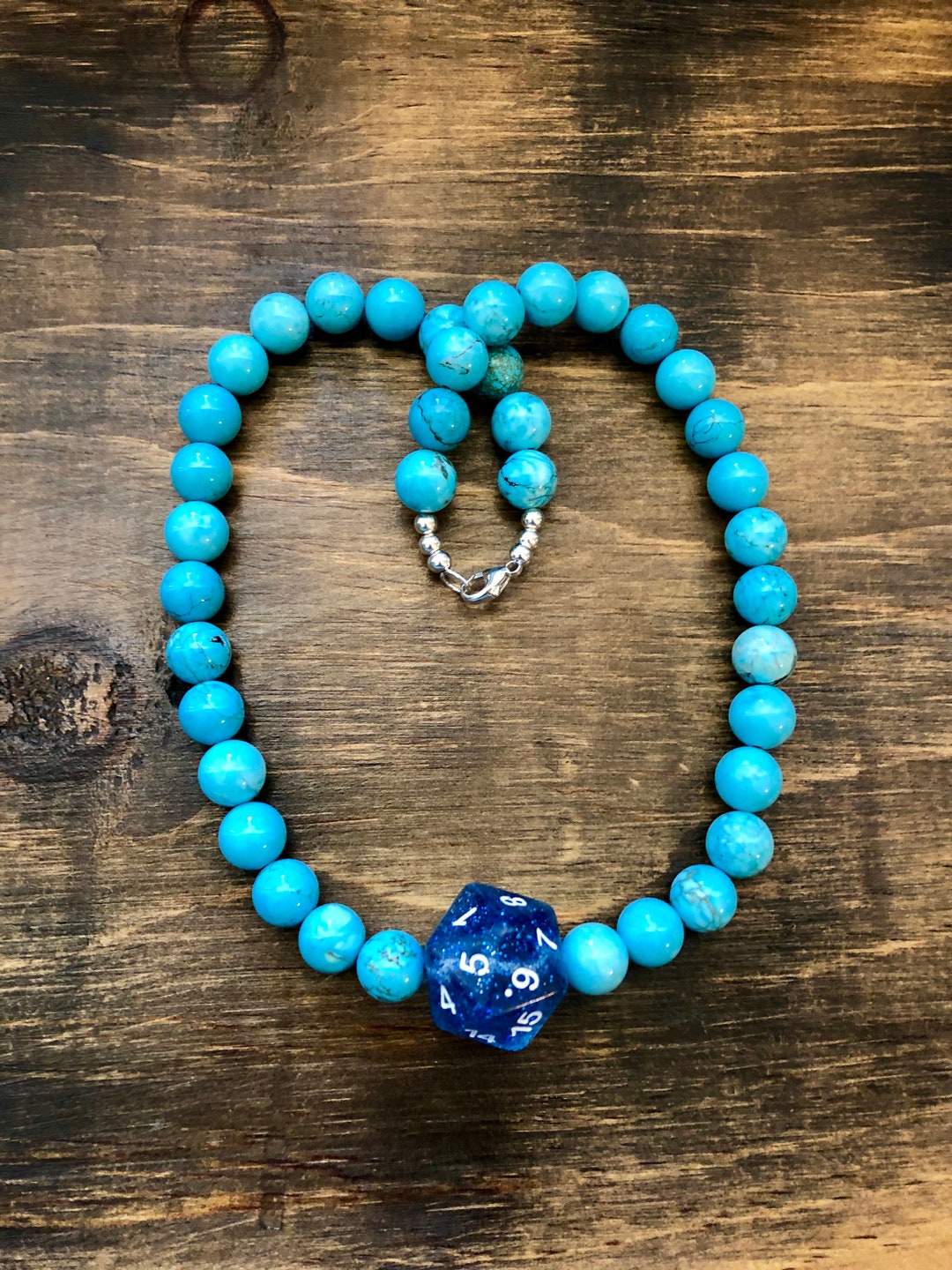 Collar de mazmorras y dragones, collar DnD, cuentas de howlita, broche ...