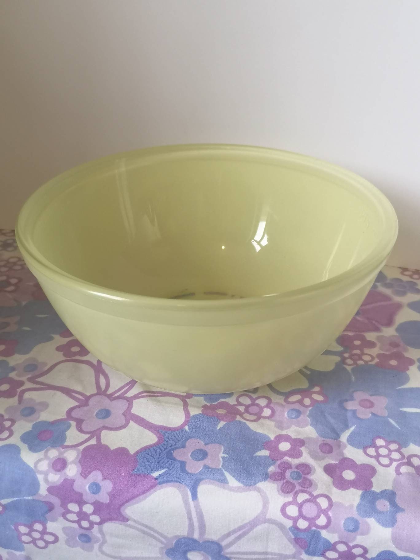 Vintage jaj pyrex yellow sprayware mixing bowl. 1950s pale | Etsy