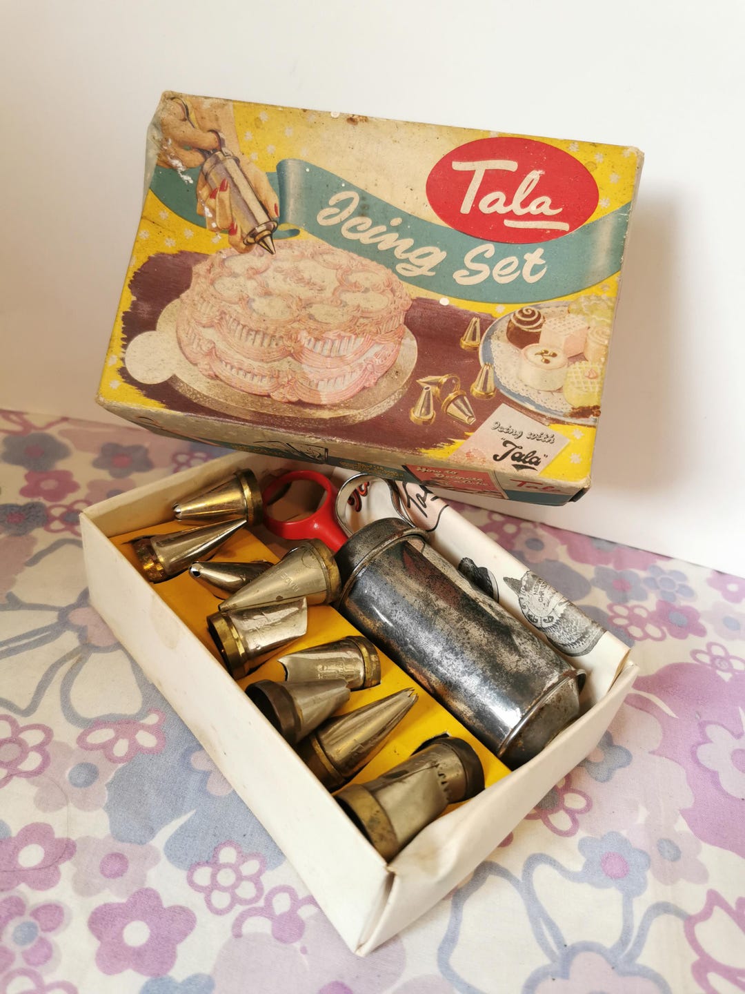 Vintage 1950s Tala Icing Set. Icing Gun, Nozzles, Instructions ...