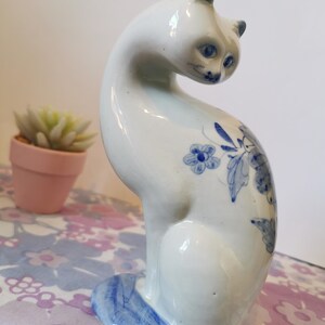 Vintage Ceramic Blue and White Floral Cat Ornament/figurine ...