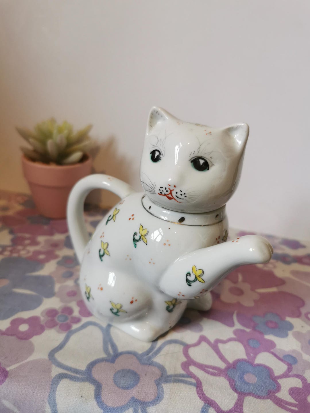 Vintage Chinese Lucky Cat Teapot. Vintage Hand Painted China Cat Teapot ...