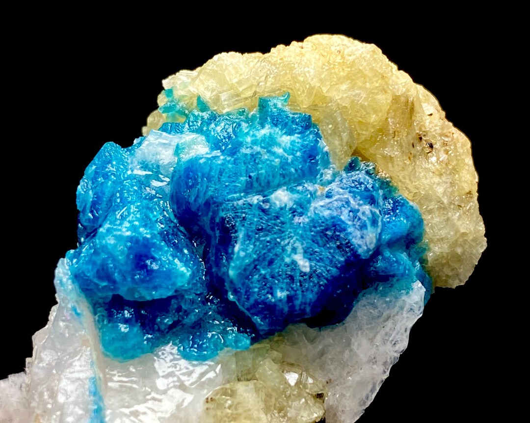 130 Carats Extremely Ultra Rarest Top Quality Huayan With Winchite From ...