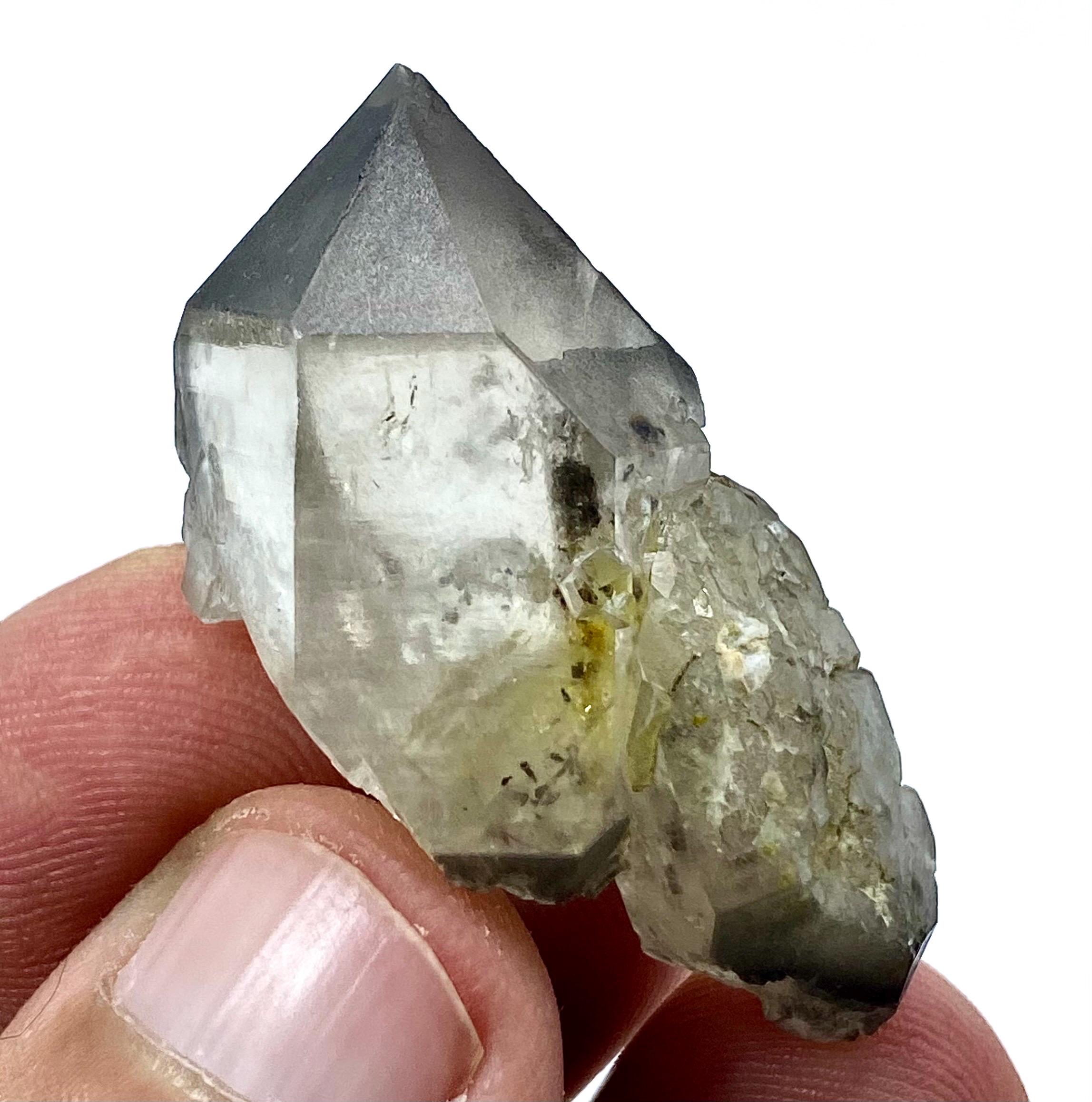 83 Carats Natural Rarest Quartz With Illmenite Inclusion From Zagi ...