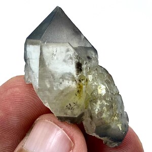 83 Carats Natural Rarest Quartz With Illmenite Inclusion From Zagi ...