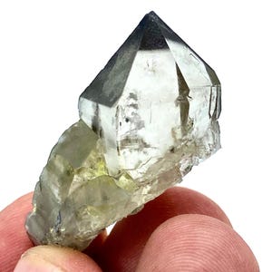 83 Carats Natural Rarest Quartz With Illmenite Inclusion From Zagi ...