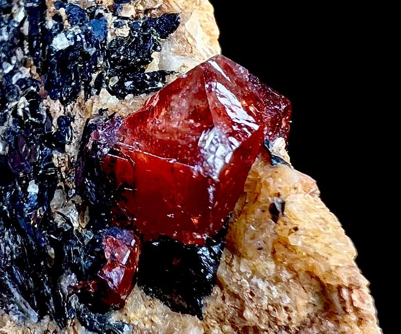 89 Gramm Natürlicher Zirkon mit Biotit Glimmer Kristall aus Pakistan ...